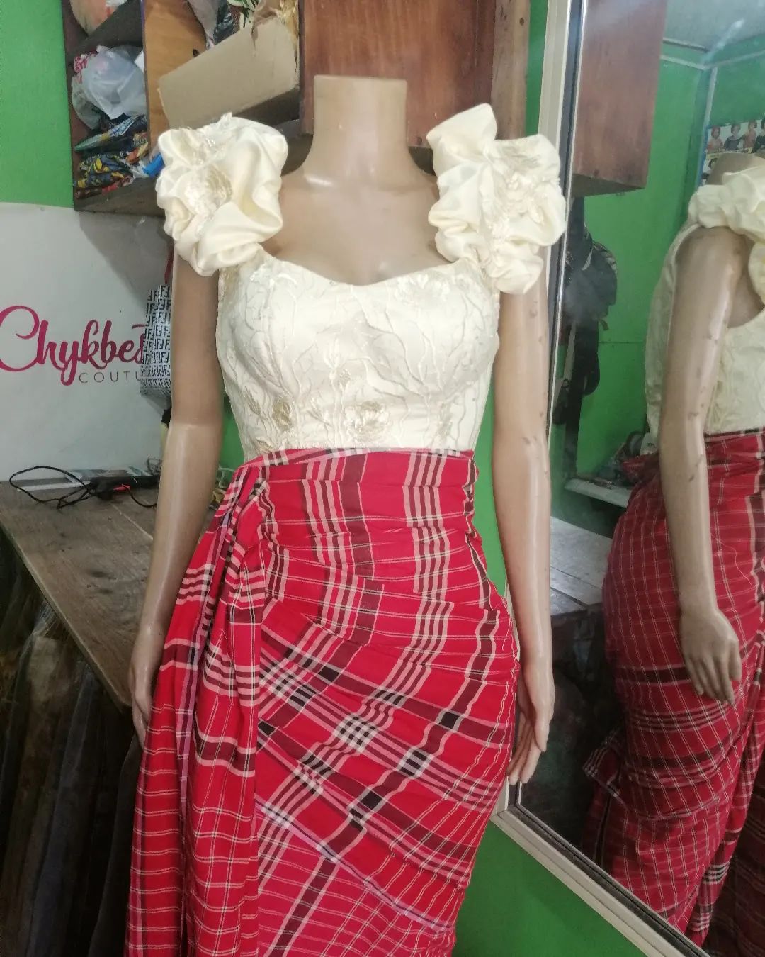 40 Nigerian Blouse And Wrapper Styles 2025 | Eucarl Wears